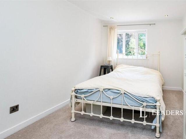 4 bedroom detached house for rent in Penfold Close, L18