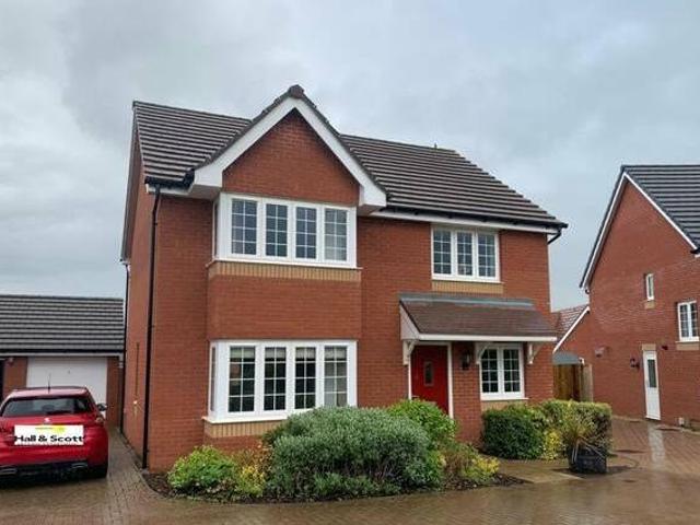 4 bedroom detached house for rent in Pixie Walk Ottery St Mary EX11