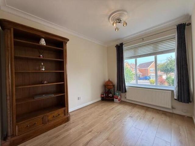 4 bedroom detached house for rent in Pickwick Drive, Catcliffe, Rotherham, S60