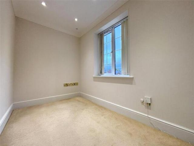 4 bedroom detached house for rent in Pinn Hill, Exeter, Devon, EX1