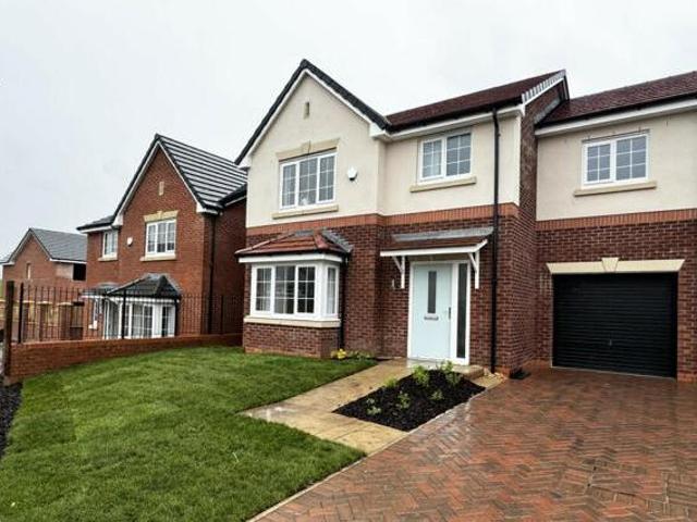 4 Bedroom Detached House For Rent In Preston, Lancashire