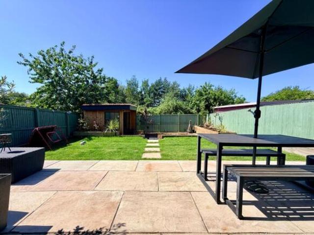 4 bedroom detached house for rent in Princess Street, Great Preston, Leeds, LS26