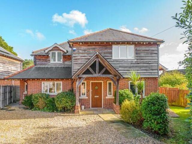4 Bedroom Detached House For Rent In Romsey, Hampshire