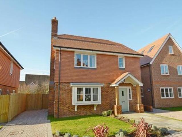 4 Bedroom Detached House For Rent In Ropley, Alresford