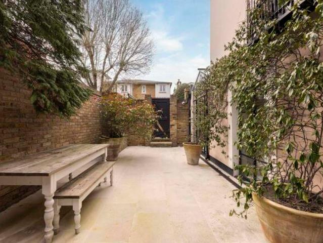 4 bedroom detached house for rent in Ravenscourt Square W6