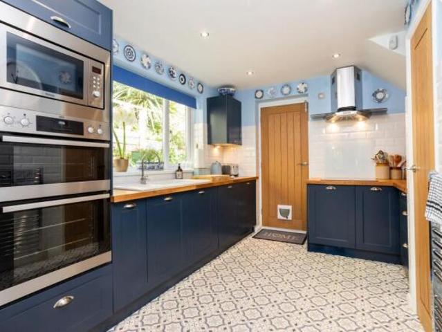 4 bedroom detached house for rent in Radnor Cliff, Folkestone, CT20