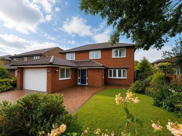 4 bedroom detached house for rent in Ranelagh Drive North, Cressington, Liverpool, Merseyside, L19