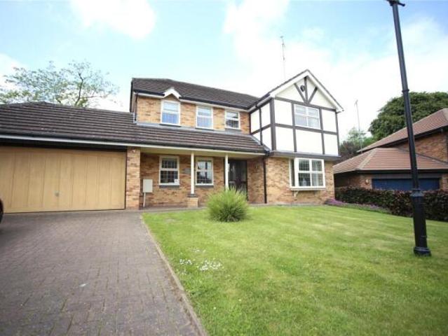 4 bedroom detached house for rent in Redgrove Park, Cheltenham, Gloucestershire, GL51