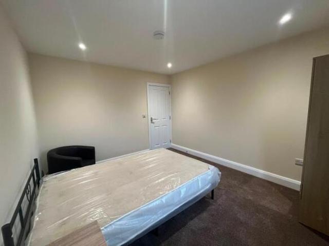 4 bedroom detached house for rent in Redmere Groves, Manchester, M14 6ES, M14