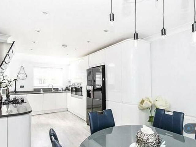 4 bedroom detached house for rent in Redwing Road Chatham ME5