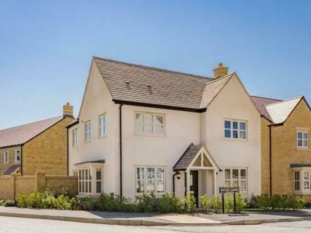 4 bedroom detached house for rent in Regal Lane Long Hanborough OX29 8FZ OX29