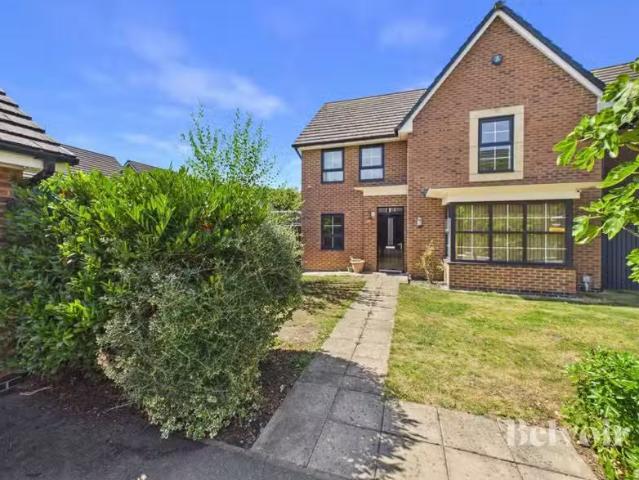 4 bedroom detached house for rent in Rivenhall Square, Speke.
