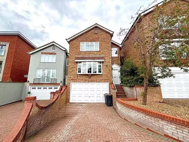 4 bedroom detached house for rent in Ridgewood Drive, Sutton C.