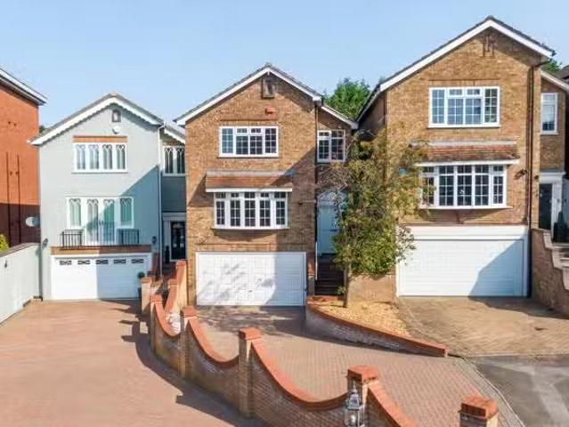 4 bedroom detached house for rent in Ridgewood Drive, Sutton C.