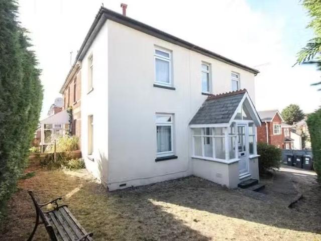 4 bedroom detached house for rent in Ridley Road, Bournemouth.
