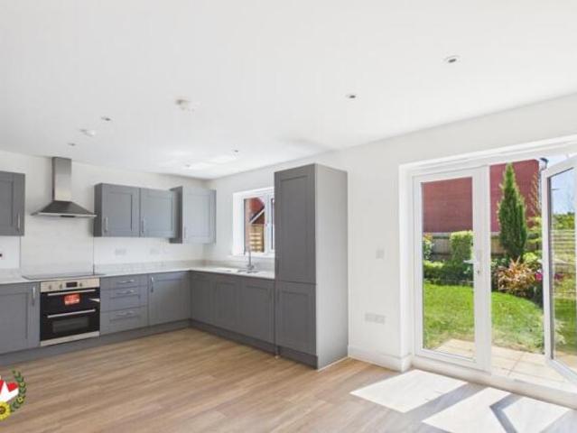 4 bedroom detached house for rent in Rudloe Drive, Kingsway, GL2
