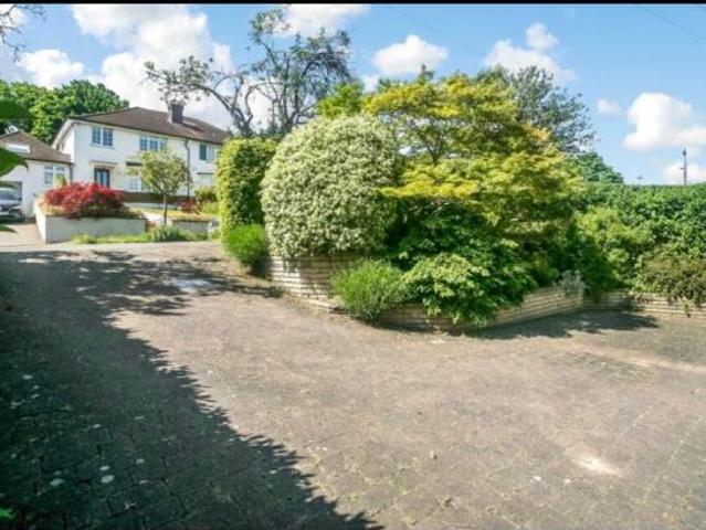 5 bedroom detached house for rent in Woodcrest Road, Purley, CR8