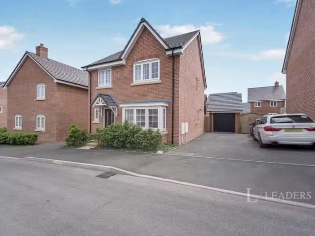 4 bedroom detached house for rent in Water Tower Road, Coventr.