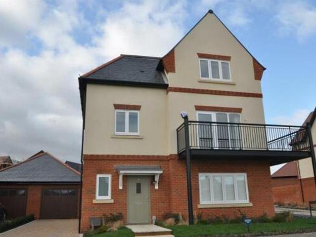 4 Bedroom Detached House For Rent In Warfield
