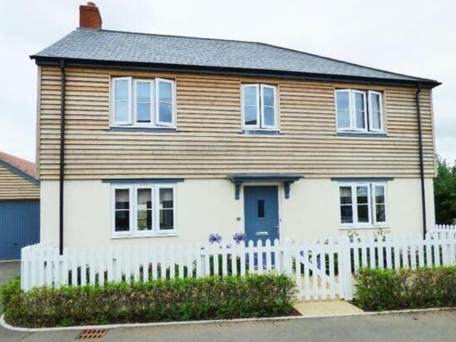 4 Bedroom Detached House For Rent In Weymouth, Dorset