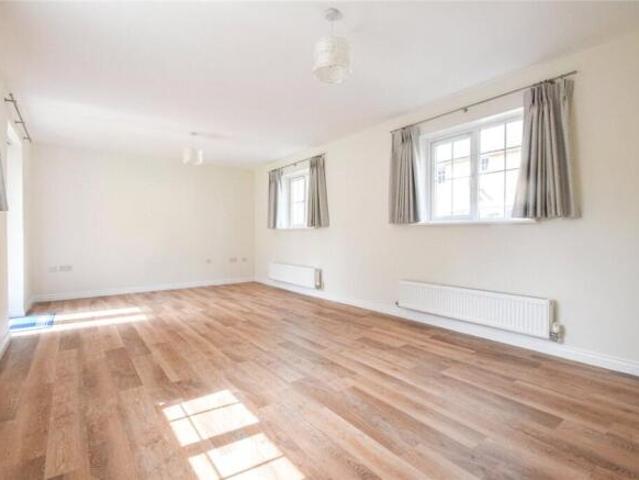 4 bedroom detached house for rent in Wellbrook Way, Girton, Cambridge, CB3