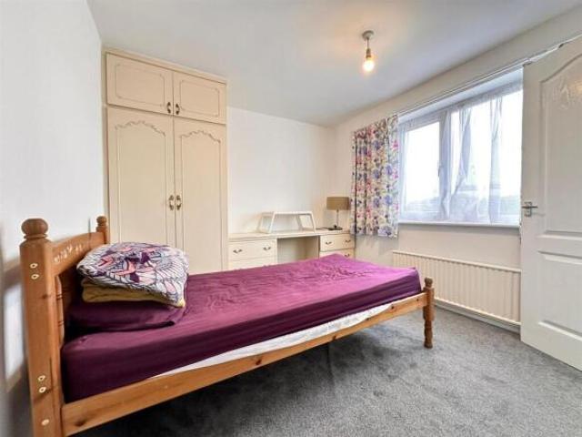 4 bedroom detached house for rent in West Dene, Alwoodley, Leeds, LS17