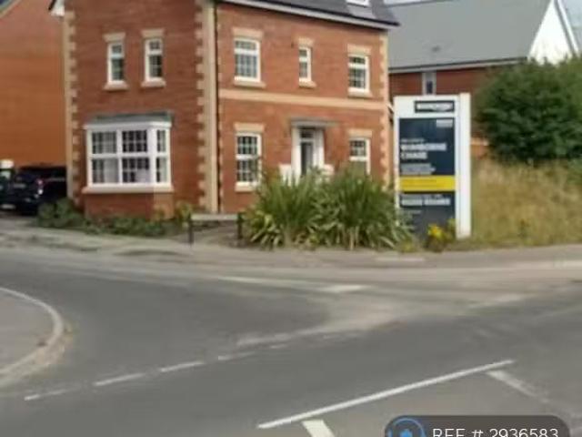 4 bedroom detached house for rent in Wheatsheaf Road, Wimborne.