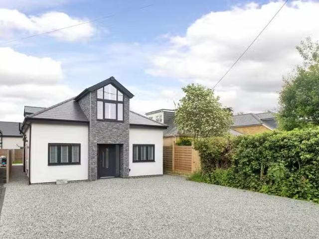 4 bedroom detached house for rent in White Hill Road, Meopham.