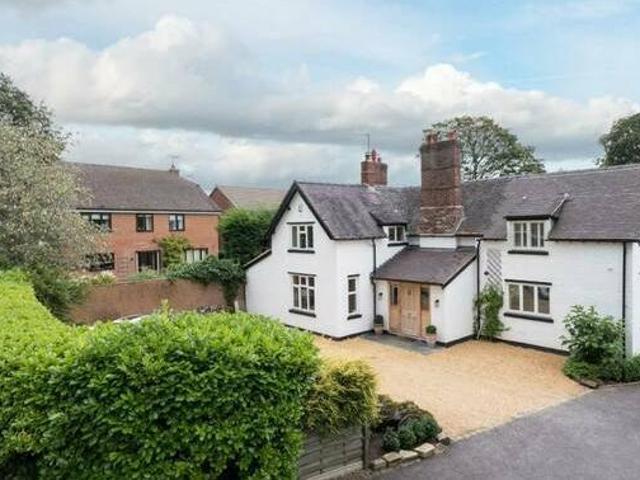 4 bedroom detached house for rent in Whitehall Drive Hartford CW8