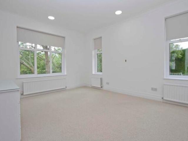 4 bedroom detached house for rent in Wieland Road, Northwood, HA6