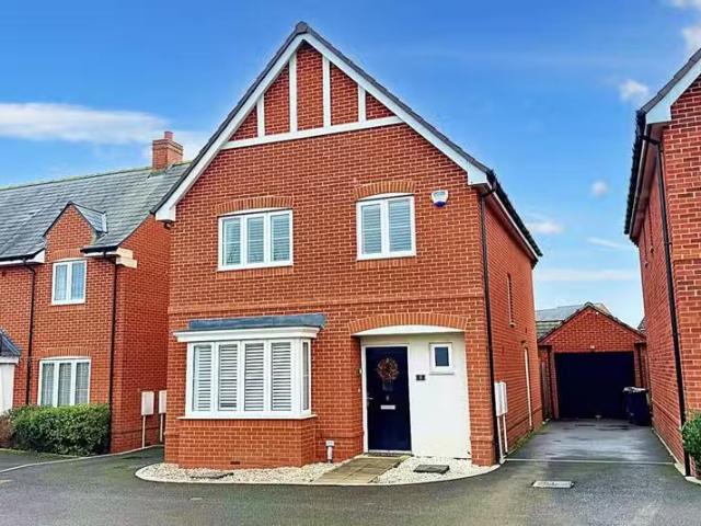 4 bedroom detached house for rent in Wimborne, BH21
