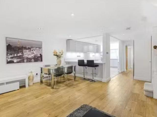 4 bedroom detached house for rent in Telegraph Place, London.