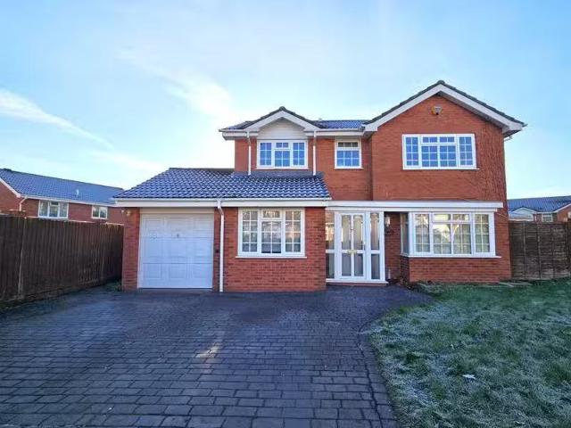 4 bedroom detached house for rent in The Brambles, Walmley, Su.