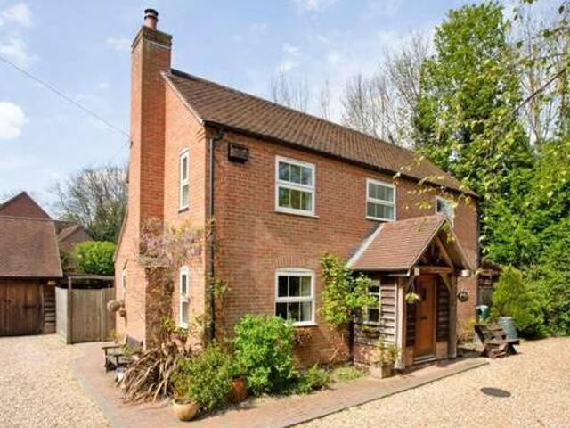 4 bedroom detached house for rent in The Sidings Station Road RG7