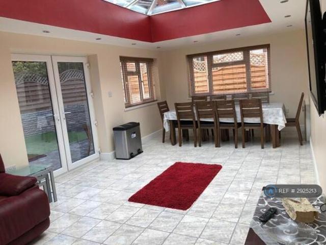 4 bedroom detached house for rent in Theodore Close, Birmingham, B17