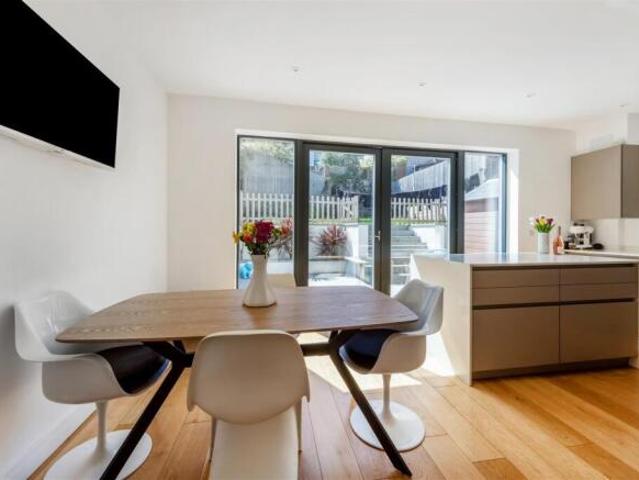 4 bedroom detached house for rent in Tivoli Road, Brighton, BN1