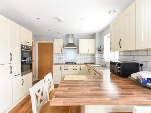4 bedroom detached house for rent in Trafalgar Drive, Brooklands, Milton Keynes, Buckinghamshire, MK10