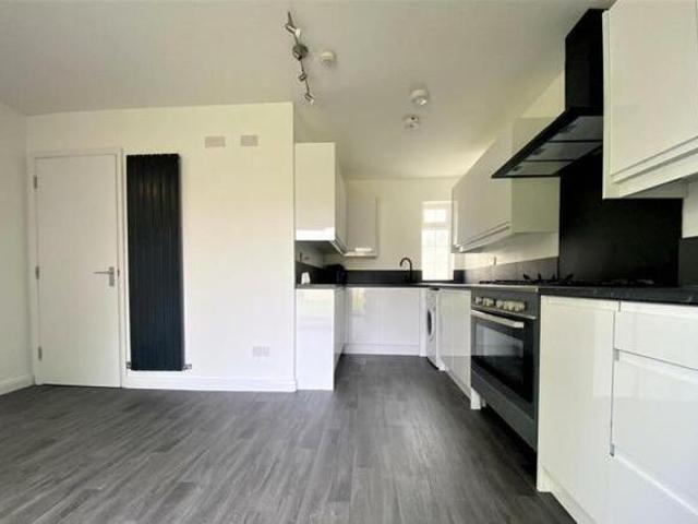 4 Bedroom Detached House For Rent In Uxbridge