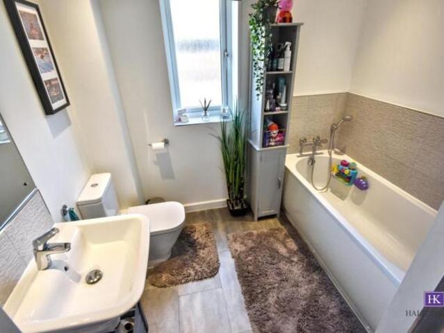 4 bedroom detached house for rent in Volans Drive, Westbrook, WA5