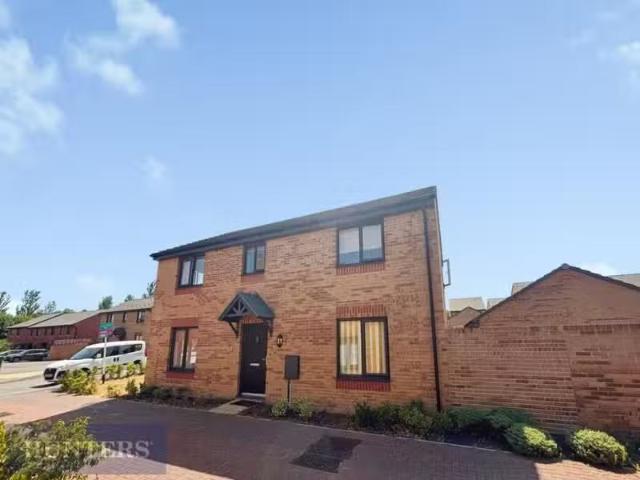 4 bedroom detached house for rent in Vesta Close, Exeter, EX1