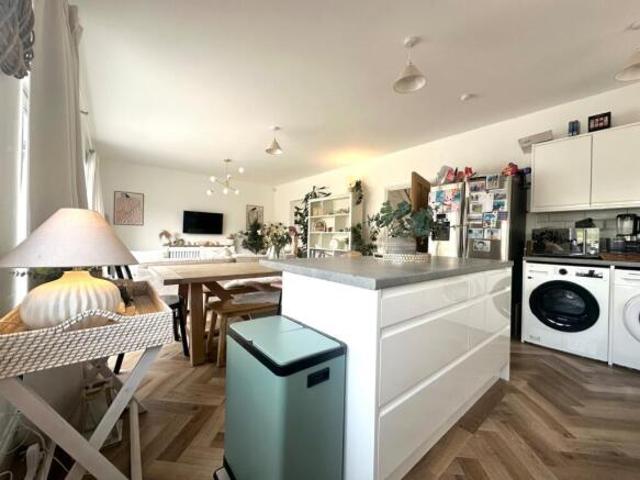 4 bedroom detached house for rent in Victoria Parade, Ramsgate, Kent, CT11