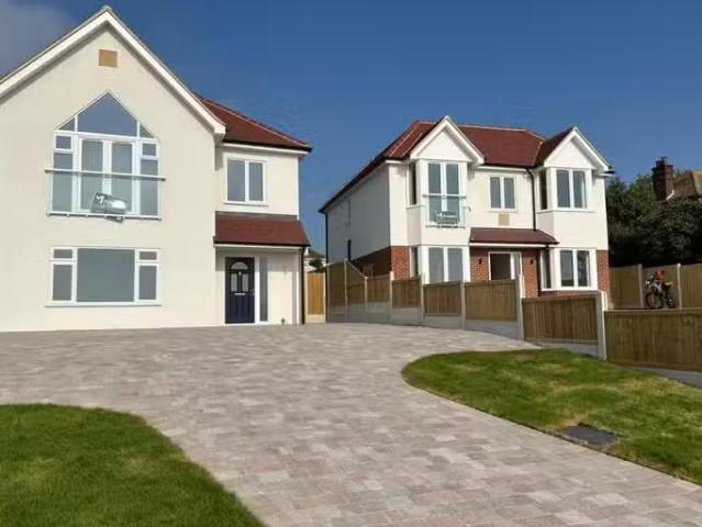 4 bedroom detached house for rent in Victoria Parade, Ramsgate.