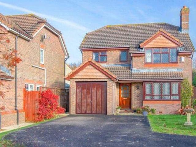 4 Bedroom Detached House For Rent In Yarlington Close, Bishops Cleeve