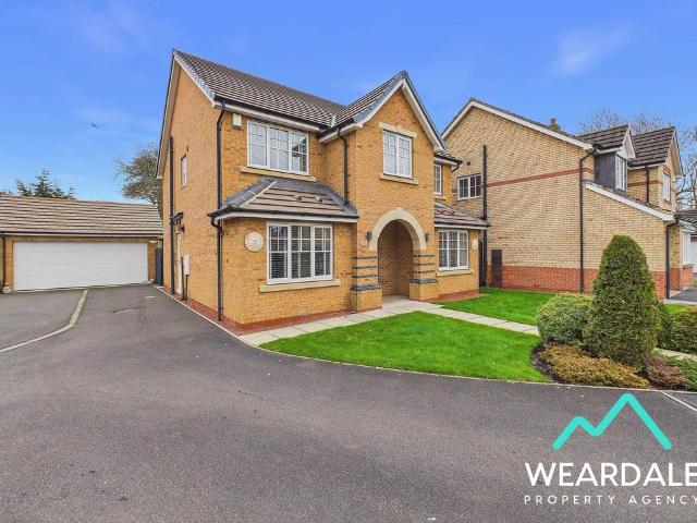 4 bedroom detached house for sale