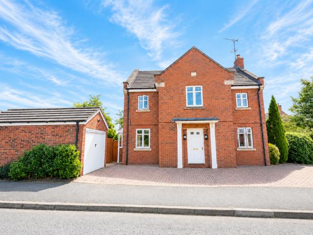 4 bedroom detached house for sale