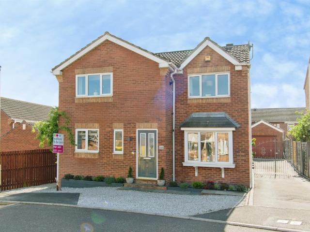 4 bedroom detached house for sale