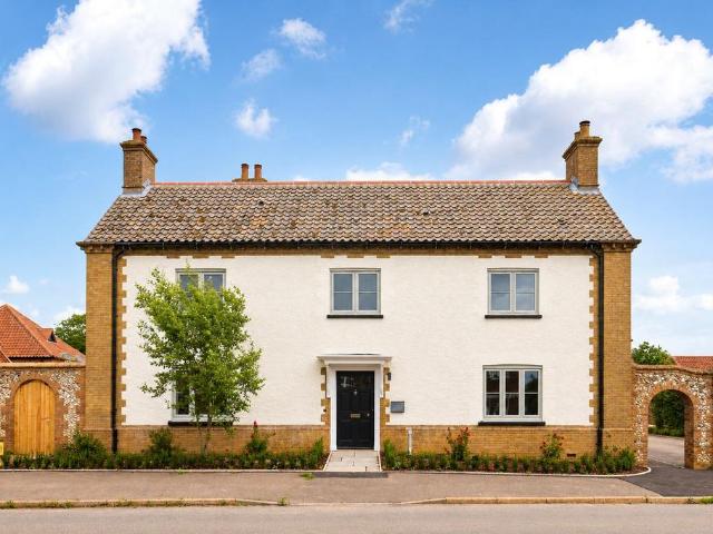 4 bedroom detached house for sale