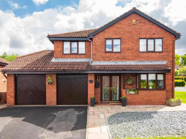 4 bedroom detached house for sale