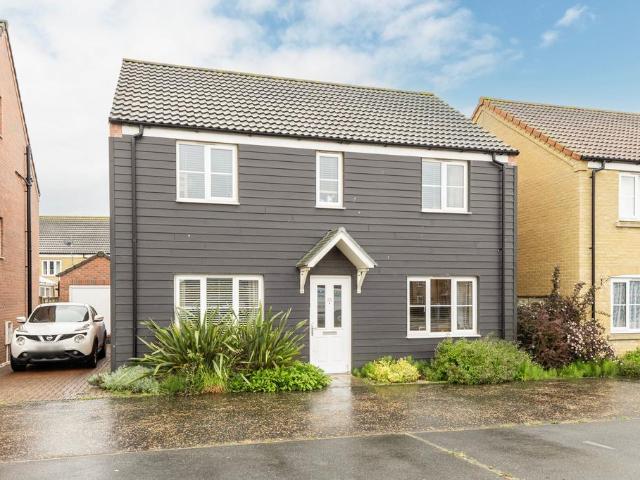 4 bedroom detached house for sale