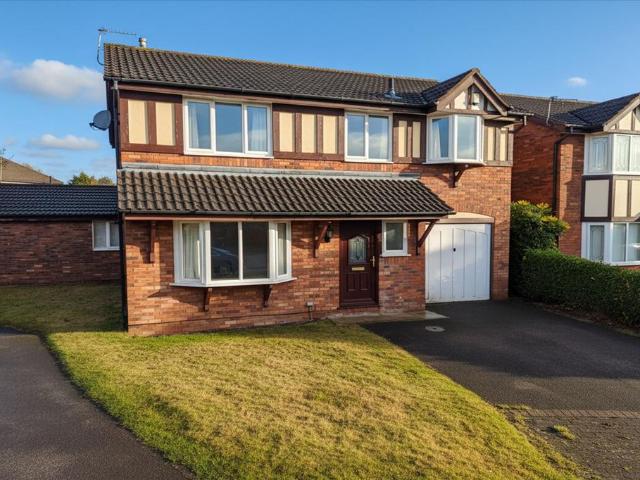 4 bedroom detached house for sale